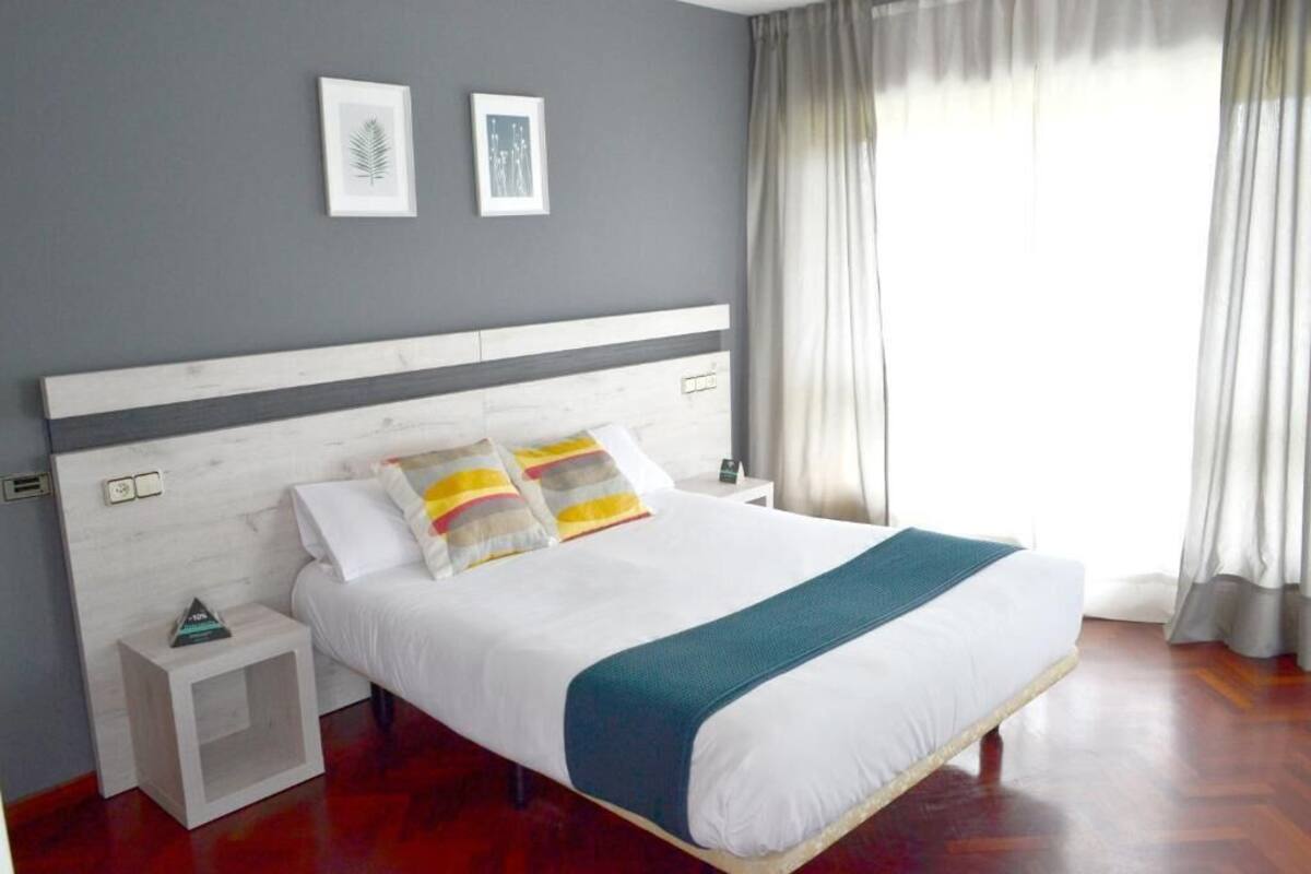 1 quarto, secretária, cortinas/cortinados opacos, quartos insonorizados 