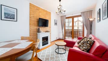 Apartamento (1C/18) | Sala de estar | TV de ecrã plano