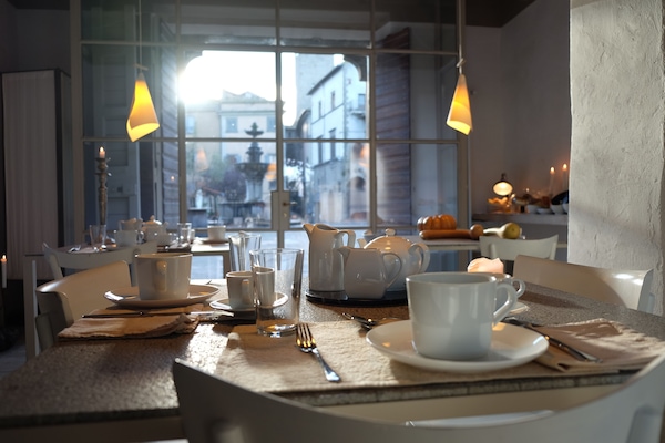 Café da manhã com buffet grátis todos os dias