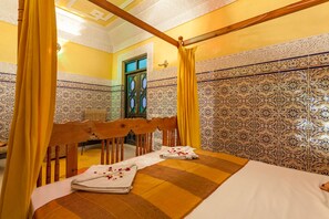 Ferro/tábua de engomar, Wi-fi grátis, roupa de cama fornecida 