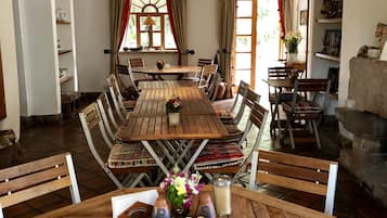 Café da manhã continental grátis todos os dias