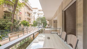 Apartamento superluxo, no piso térreo | Sacada