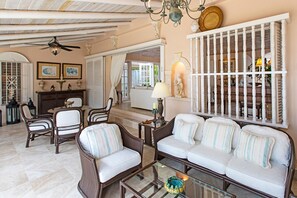 Entrada (vista interior)