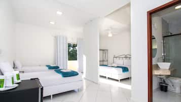 Frigobar, cofres nos quartos, cortinas blackout, Wi-Fi de cortesia