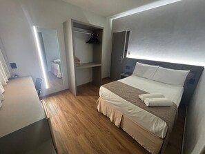 Frigobar, cofres nos quartos, cortinas blackout, Wi-Fi de cortesia