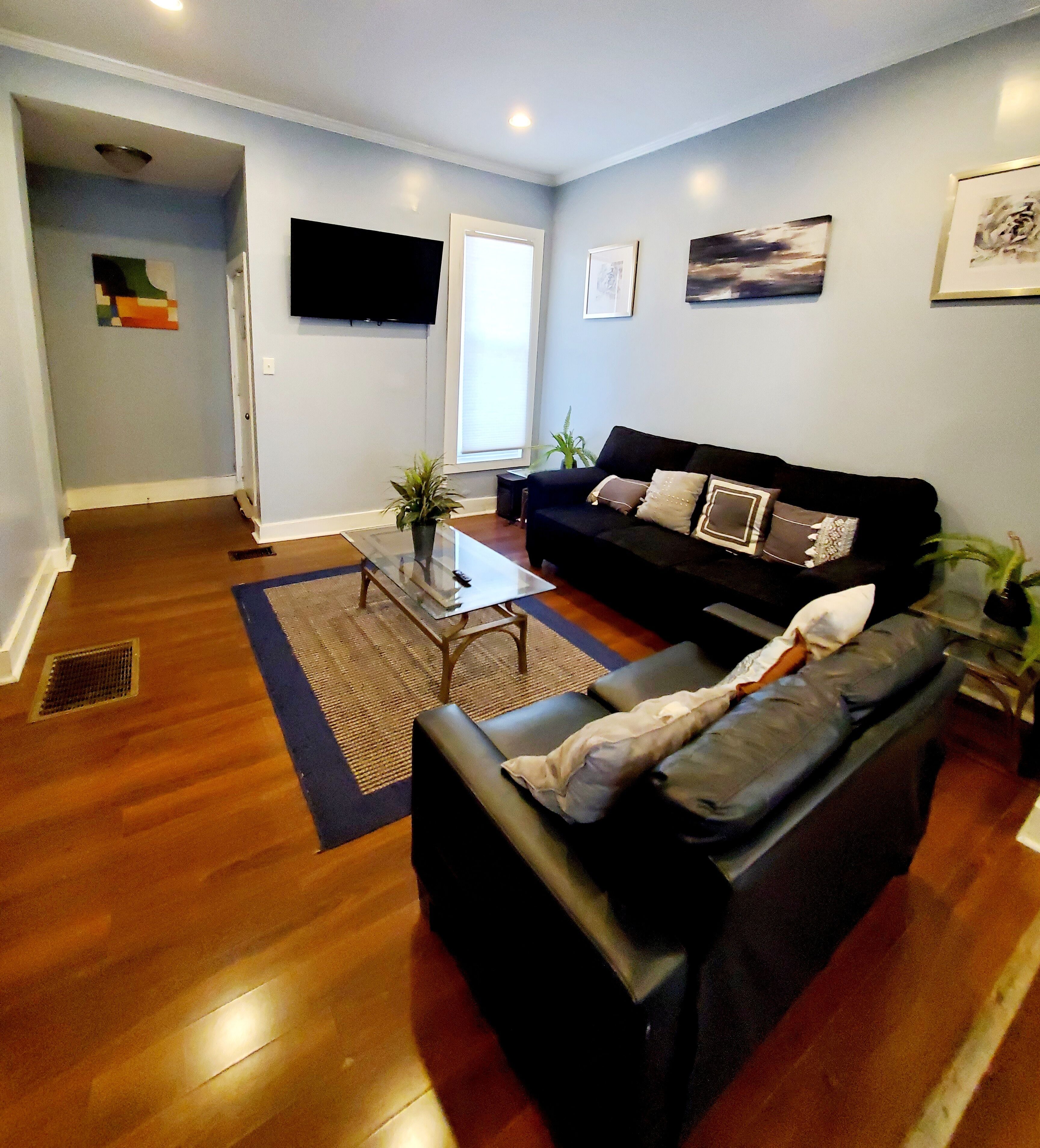 Experience Indianapolis Living Close To Lucas Oil Stadium - Indianapolis, IN