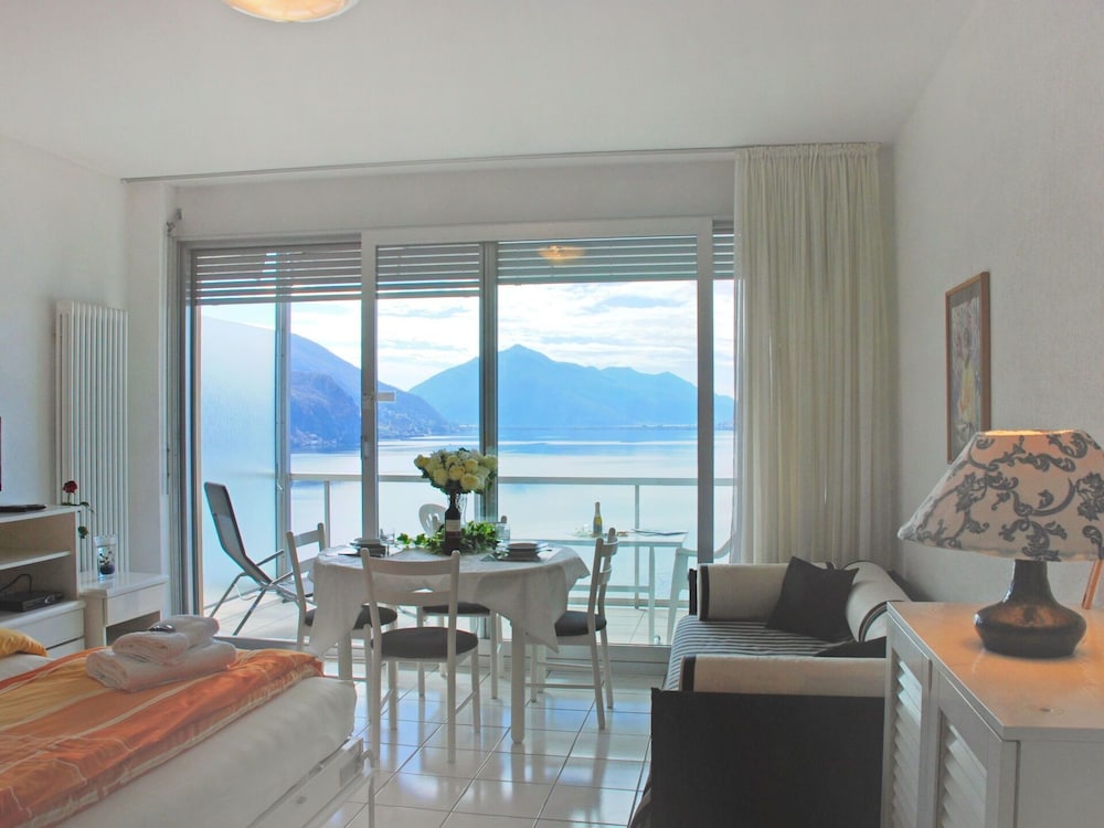 Gemütliche Wohnung Für 2 Personen Mit W-lan, Pool, Tv, Innenhof, Panoramablick Und Parkplatz - Kanton Tessin