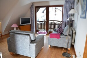 Apartamento (Eimberg) | Sala de estar | TV de ecrã plano