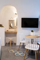 Casa, 1 cama de casal e sofá-cama, banheira de hidromassagem (Canava) | Área de estar | TV de tela plana 55 polegadas com canais via satélite, smart TV, Netflix