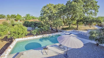 Piscina exterior sazonal