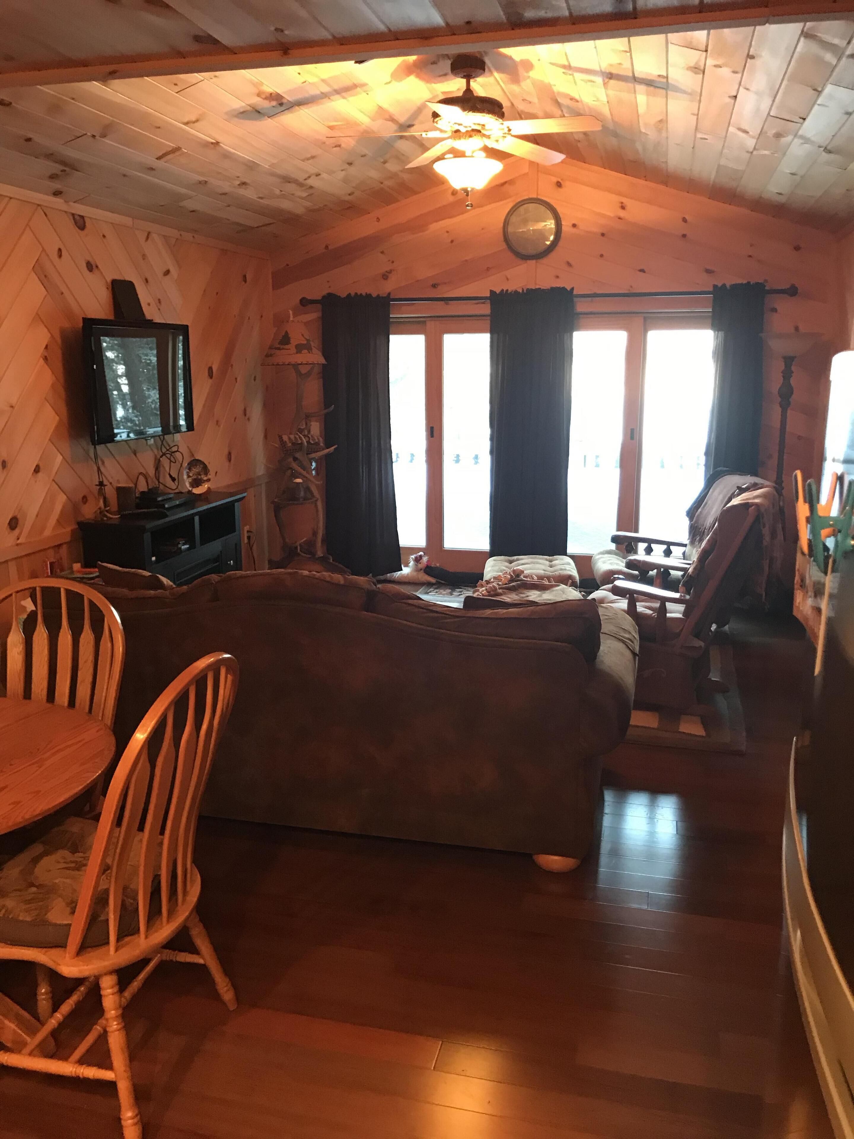 Rustic Cottage On Picturesque Little Bay De Noc - Gladstone, MI