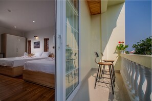 Quarto Duplo Nobre, várias camas | Terraço/pátio interior