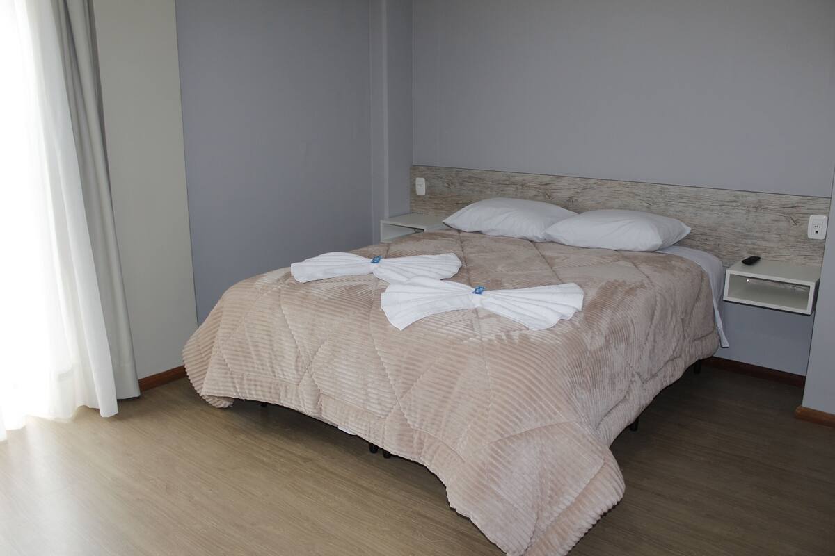 Quarto Duplo Comfort | Wi-fi grátis, roupa de cama fornecida
