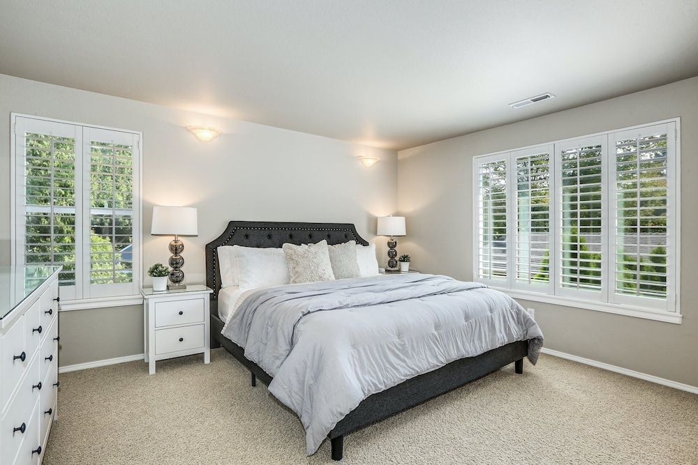 Hermosa Casa De Pueblo En Kirkland Highlands - ¡Minutos A La Orilla Del Mar! - Kirkland, WA