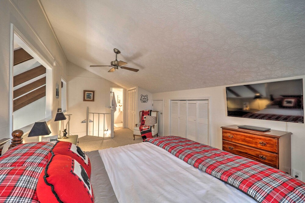 Beautiful Beech Mountain Condo W/ Private Balcony! - Watauga Lake, TN