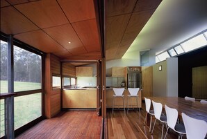 Terraço com espreguiçadeiras