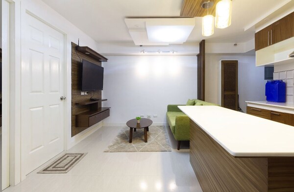 Pams Place @ The Avenue Residences - Valenzuela