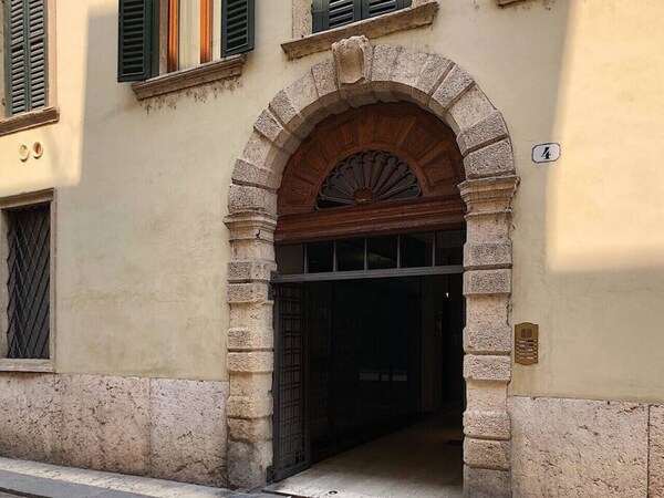 Cantore First Floor - Downtown Arena! - Verona