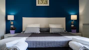 Cortinas/cortinados opacos, Wi-fi grátis, roupa de cama fornecida