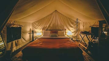 Barraca luxo, 1 cama King, vista para a montanha | 1 quarto, roupas de cama premium, cofres nos quartos, Wi-Fi de cortesia