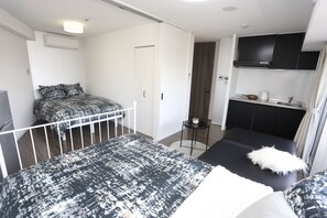 Edredons de pluma, cortinas blackout, Wi-Fi de cortesia