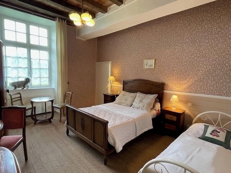 Guest Room On The Ground Floor Of The Domaine De Braffais - Manche