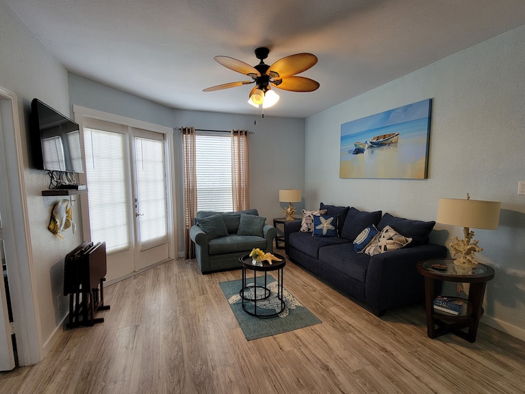 Ocean Melody - 1st Floor, Recently Remodeled, Walking Distance To Beach! - North Padre Island, TX