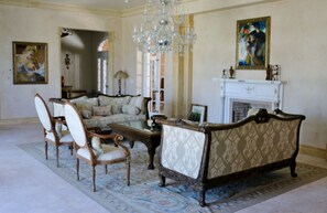 Casa Tranquila Miami, A Luxury Ranch-Style Retreat Reviews, Deals ...