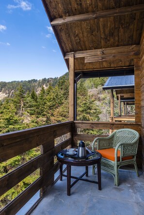 Valley View Cottage | Varanda