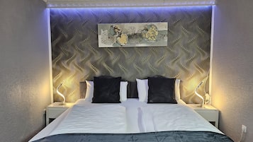 Quarto Duplo | 1 quarto, secretária, Wi-fi grátis, roupa de cama fornecida