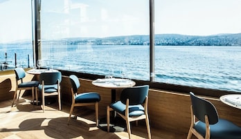 Pequeno-almoço completo diário (50 CHF por pessoa)