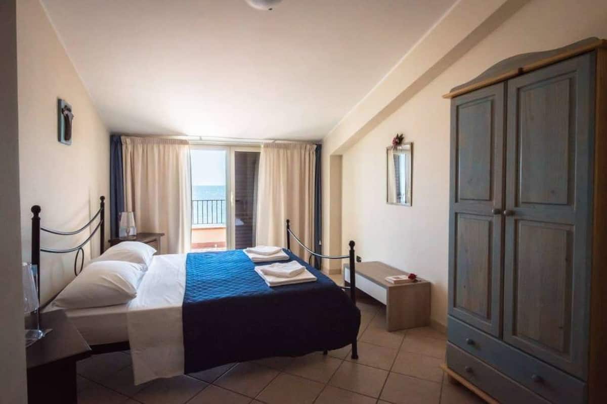 Quarto Quádruplo (Lipari) | Secretária, quartos insonorizados, Wi-fi grátis