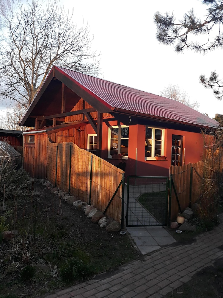 Sonniges Ferienhaus Mit Gemütlichem Schlafboden, Idylisch Gelegen Im Garten. - Barth