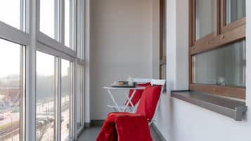 Apartamento luxo, várias camas, vista para a cidade | Sacada