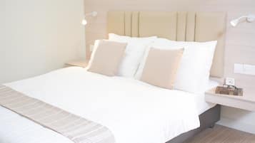 Quarto Standard, 1 cama queen-size | 1 quarto, secretária, cortinas/cortinados opacos, quartos insonorizados