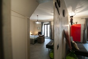 Quarto Triplo Elite, Vista para a cidade (Barone Room Elite) | Com decoração personalizada, com mobília individualizada, secretária 