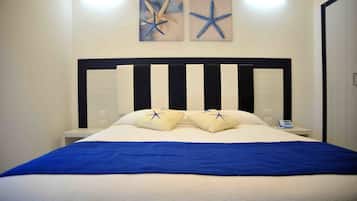 Quarto casal ou duplo conforto, 1 cama Queen, vista para o jardim | Cofres nos quartos, escrivaninha, camas extras/dobráveis (sobretaxa)