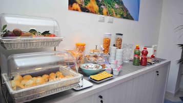 Pequeno-almoço tipo buffet diário incluído