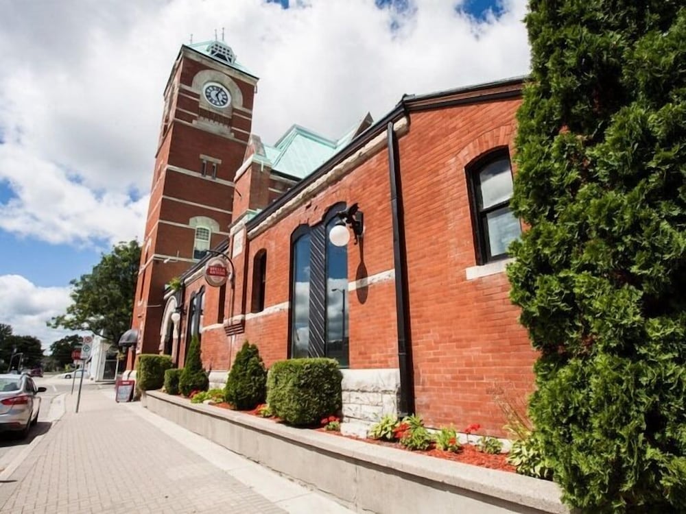 Clocktower Inn - Ontario