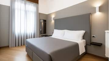 Quarto luxo, 1 cama Queen, vista para a cidade | 1 quarto, roupas de cama premium, frigobar, cofres nos quartos