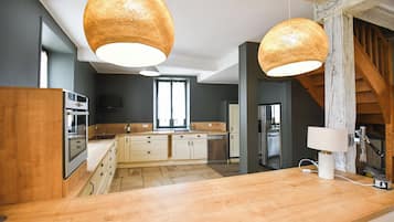 Casa conforto, 5 quartos, piscina particular, vista para a piscina | Cozinha privada | Máquina de café expresso, cafeteira/chaleira, chaleira elétrica