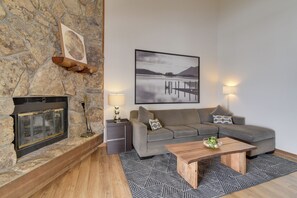 Balcony & Ski Slope Views: Idyllic Granby Condo! Reviews, Deals ...