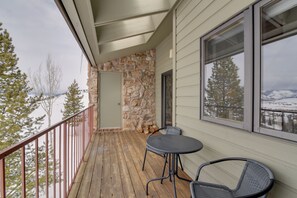 Balcony & Ski Slope Views: Idyllic Granby Condo! Reviews, Deals ...
