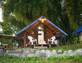 Cabana de Madeira Básica | 1 quarto, com mobília individualizada, cortinas/cortinados opacos 