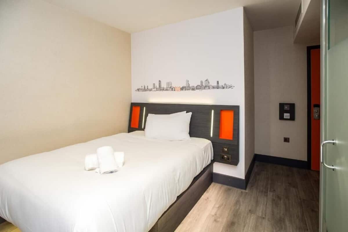 Cortinas/cortinados opacos, quartos insonorizados