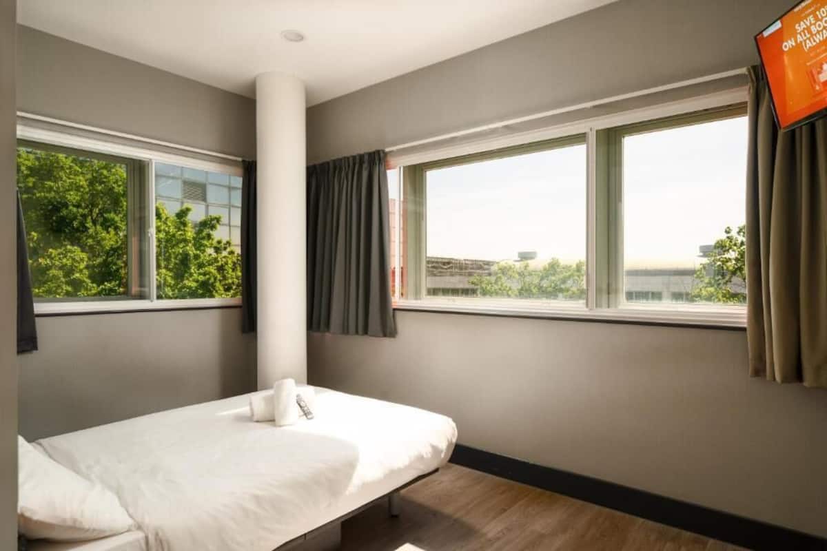 Cortinas/cortinados opacos, quartos insonorizados