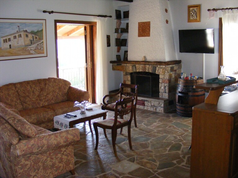 Traditional Villa With Great Views Convenient For The Beach, Local Area & Sites - Аргос