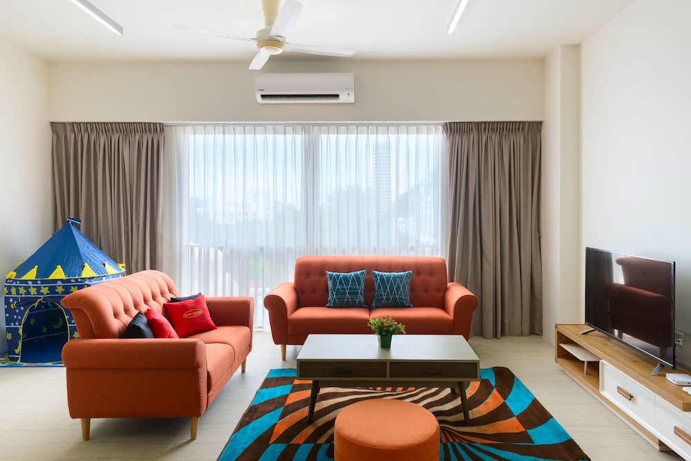 2 Bedrooms Apartment By The Sea - Tanjung Bungah