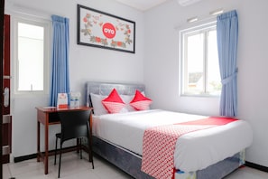 Quarto Duplo Standard, 1 cama de casal | Secretária, Wi-fi grátis, roupa de cama fornecida 