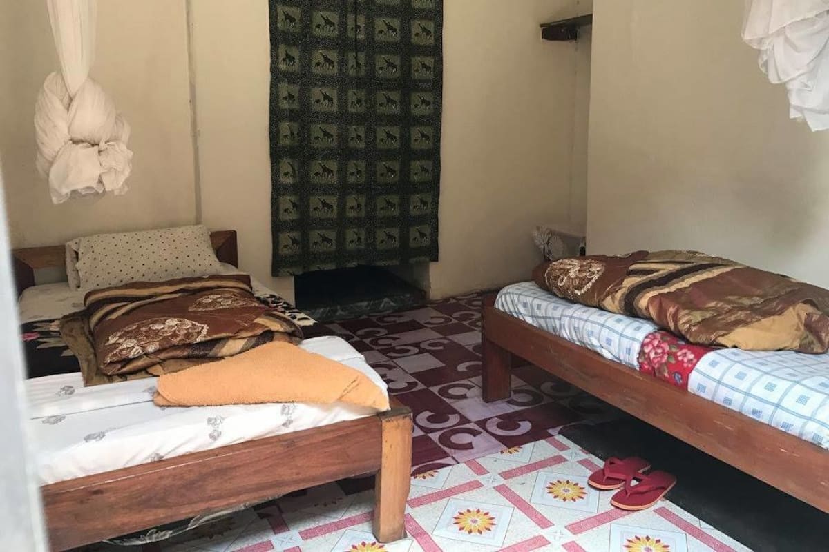Secretária, Wi-fi grátis, roupa de cama fornecida